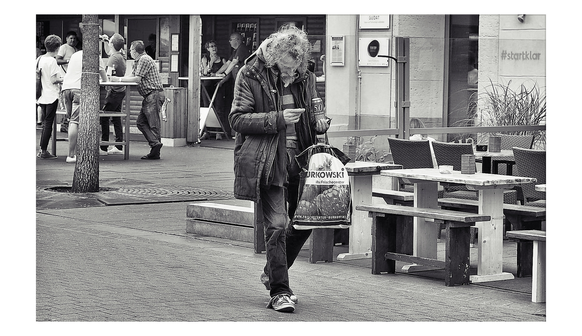 Downtown People - Startklar Foto & Bild | erwachsene menschen, streetfotografie mit menschen ...