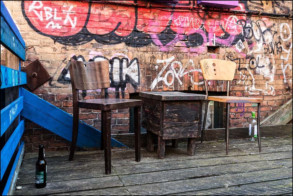 Draussen sitzen ... Foto & Bild | architektur, reportage dokumentation, deutschland Bilder auf ...