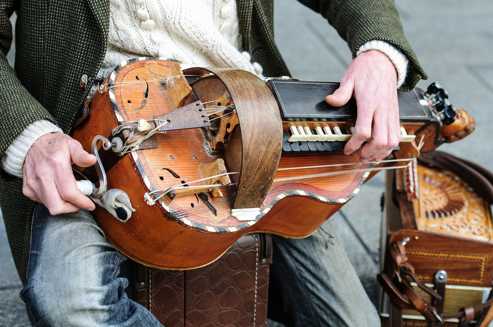 Drehleier... Foto & Bild | reportage dokumentation, alltagsreportage ...