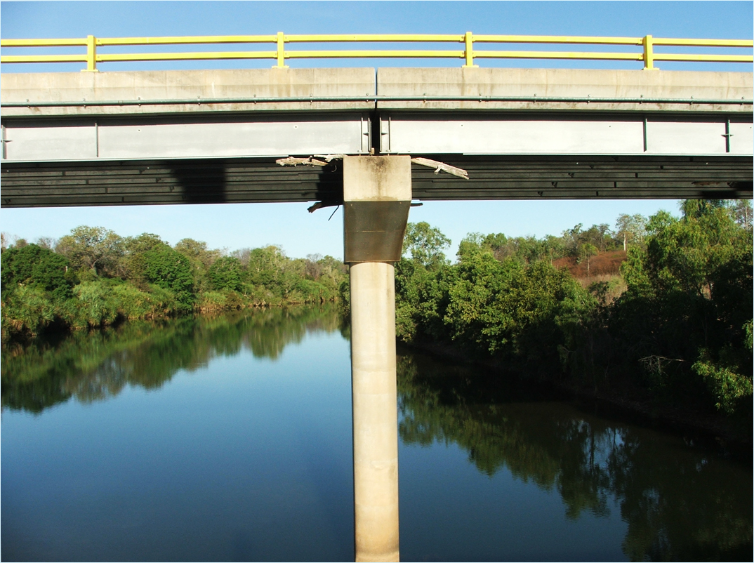 Driftwood on the Baines River Bridge *** Foto & Bild | australia, world ...