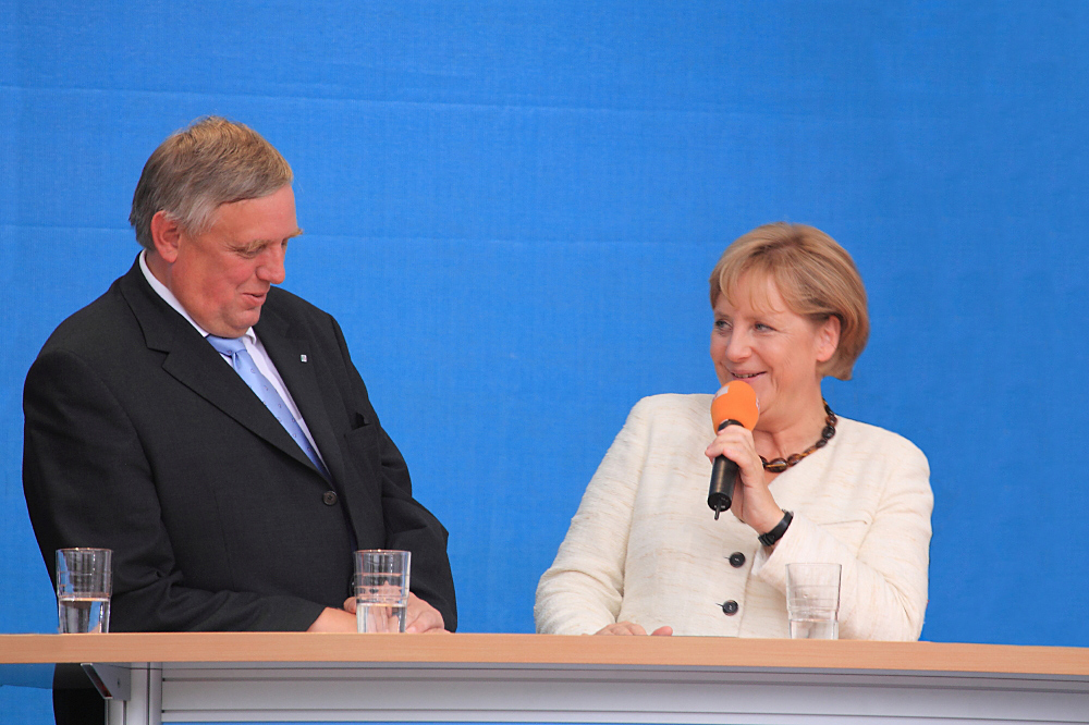 Du bist aber ein Süsser! -- Och Angie, sag das doch nicht immer zu mir ...