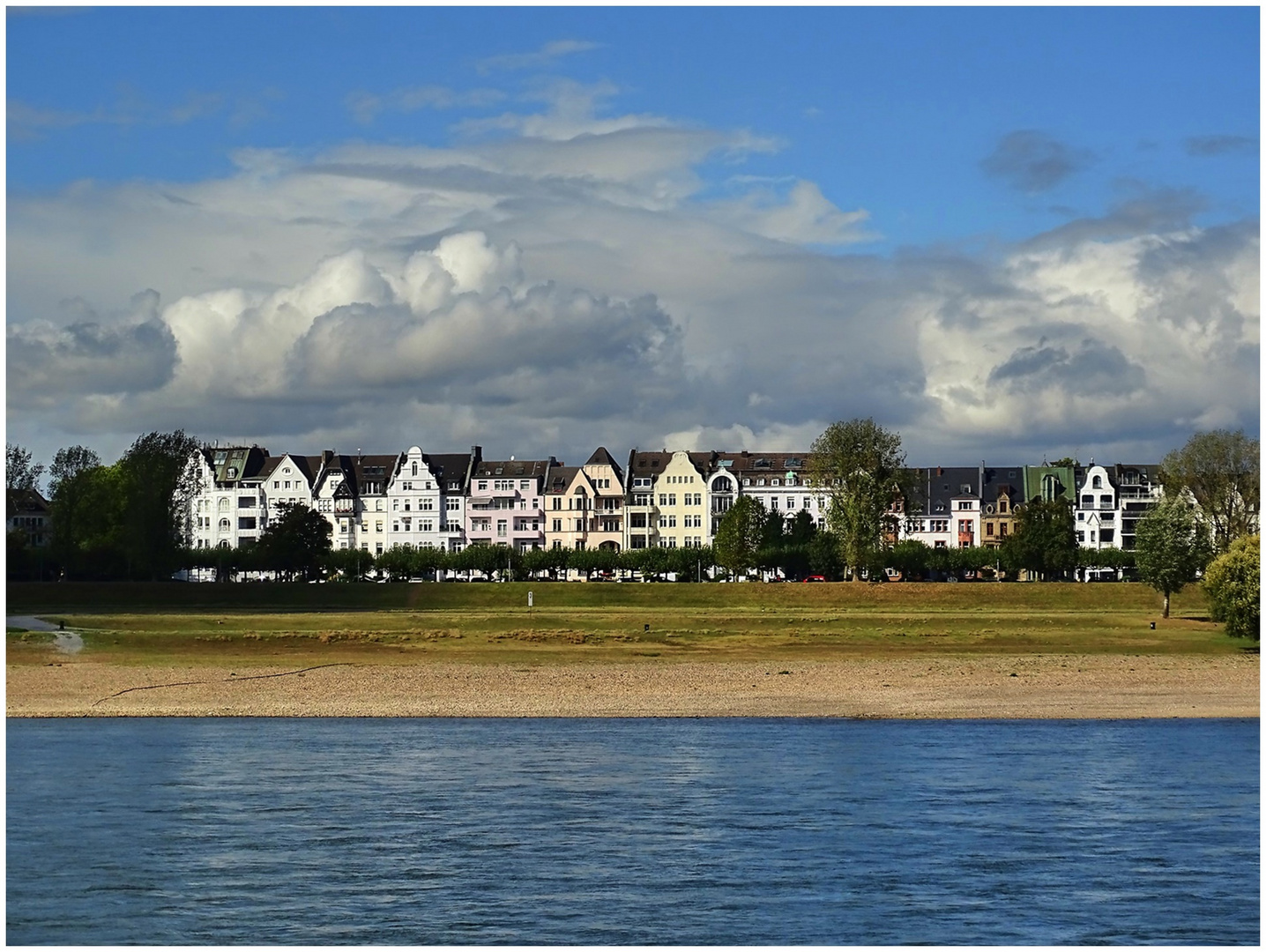 Düsseldorf-Oberkassel Foto & Bild | world, deutschland, europe Bilder ...