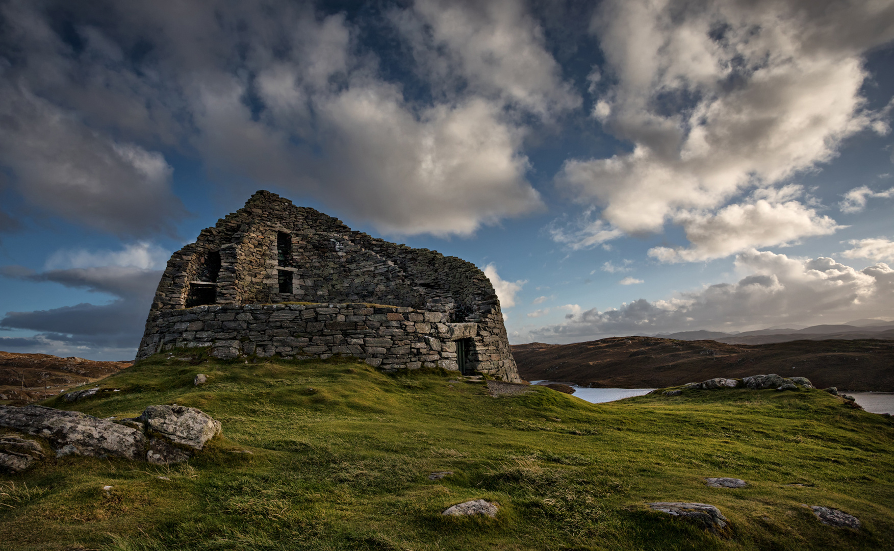 Dun Carloway Broch Foto & Bild | outdoor, schottland, turm Bilder auf ...