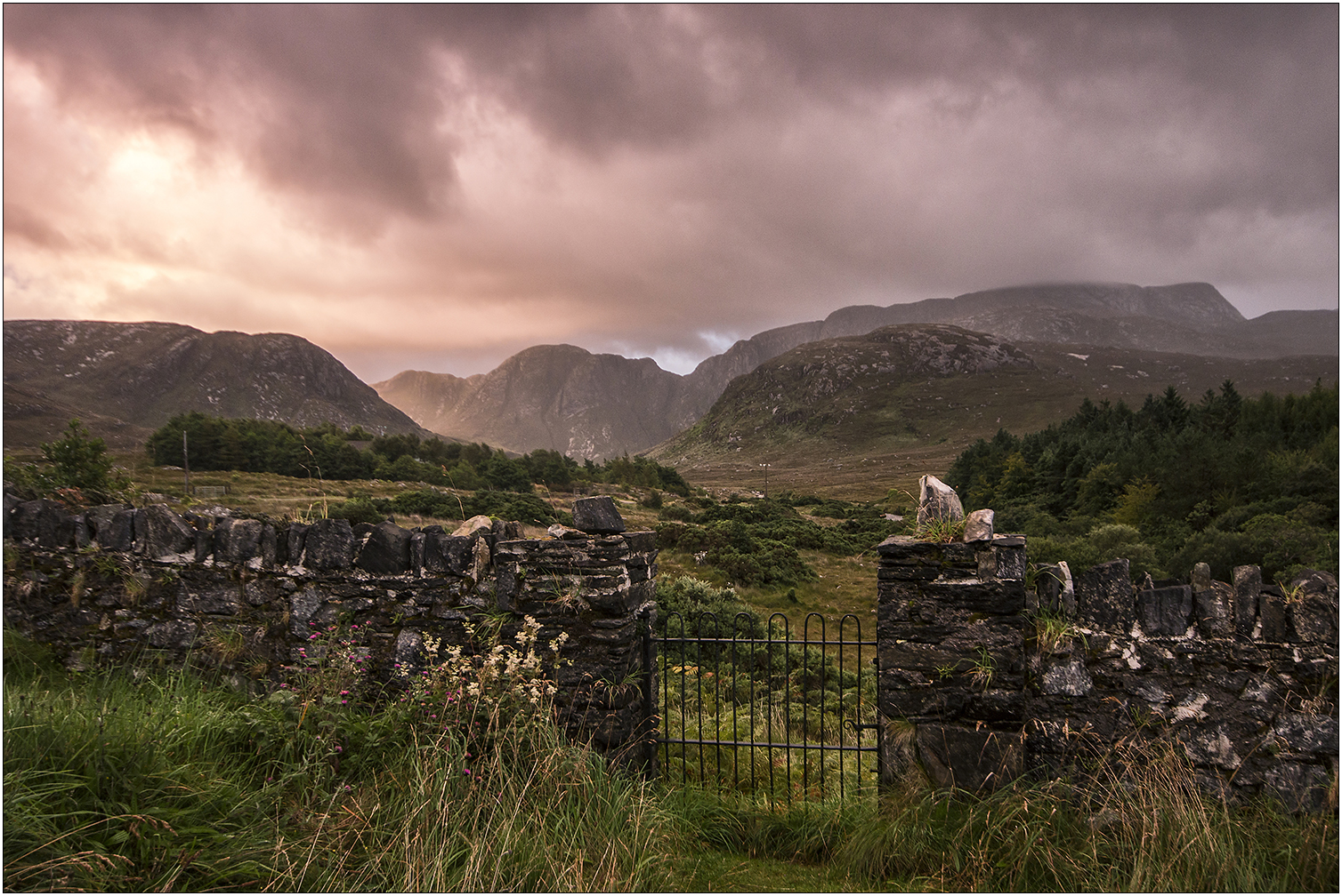 Dunlewey Churchyard Foto & Bild | architektur, europe, united kingdom ...