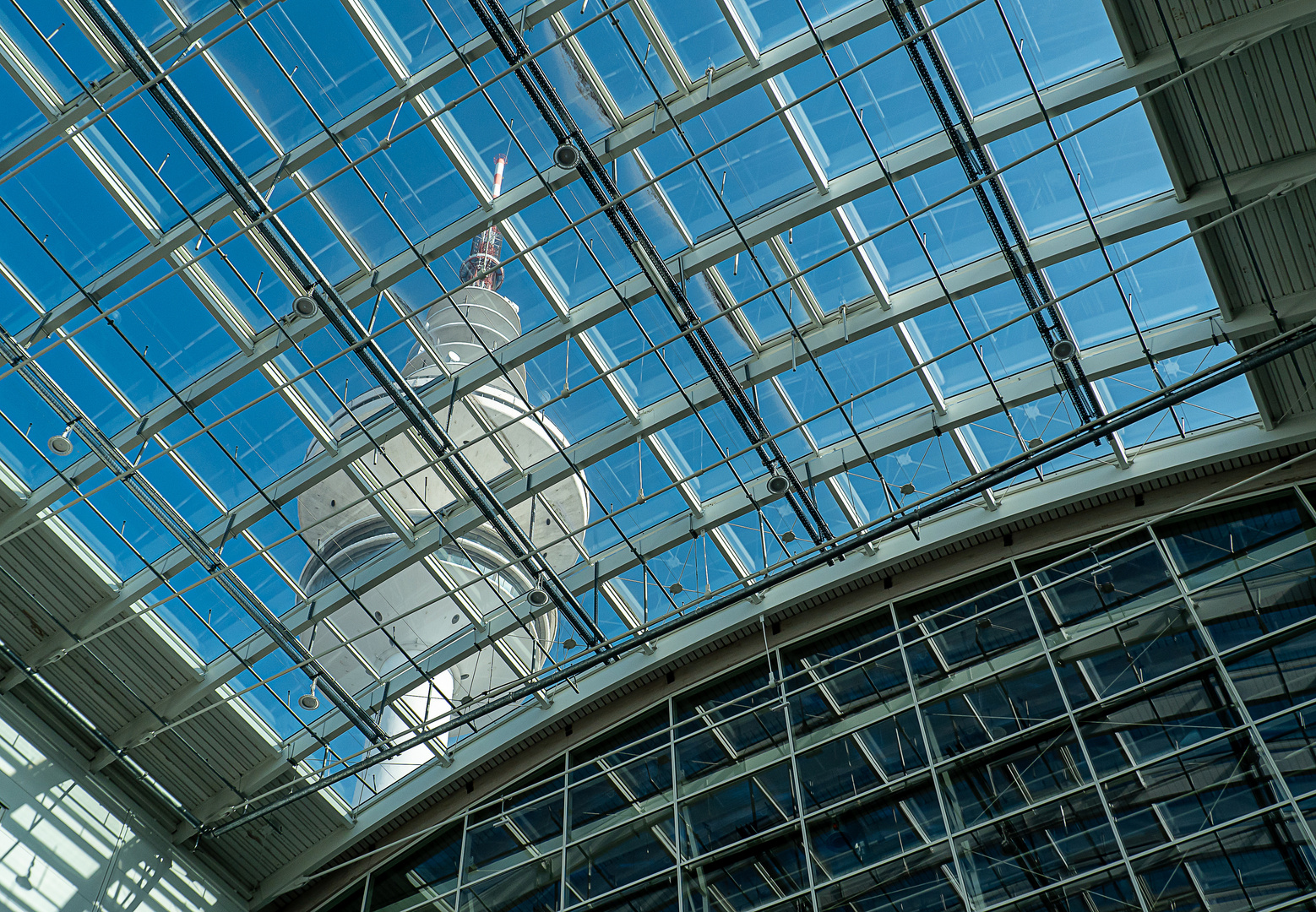 Durchblick ... Foto & Bild | architektur, projekte, türme Bilder auf fotocommunity