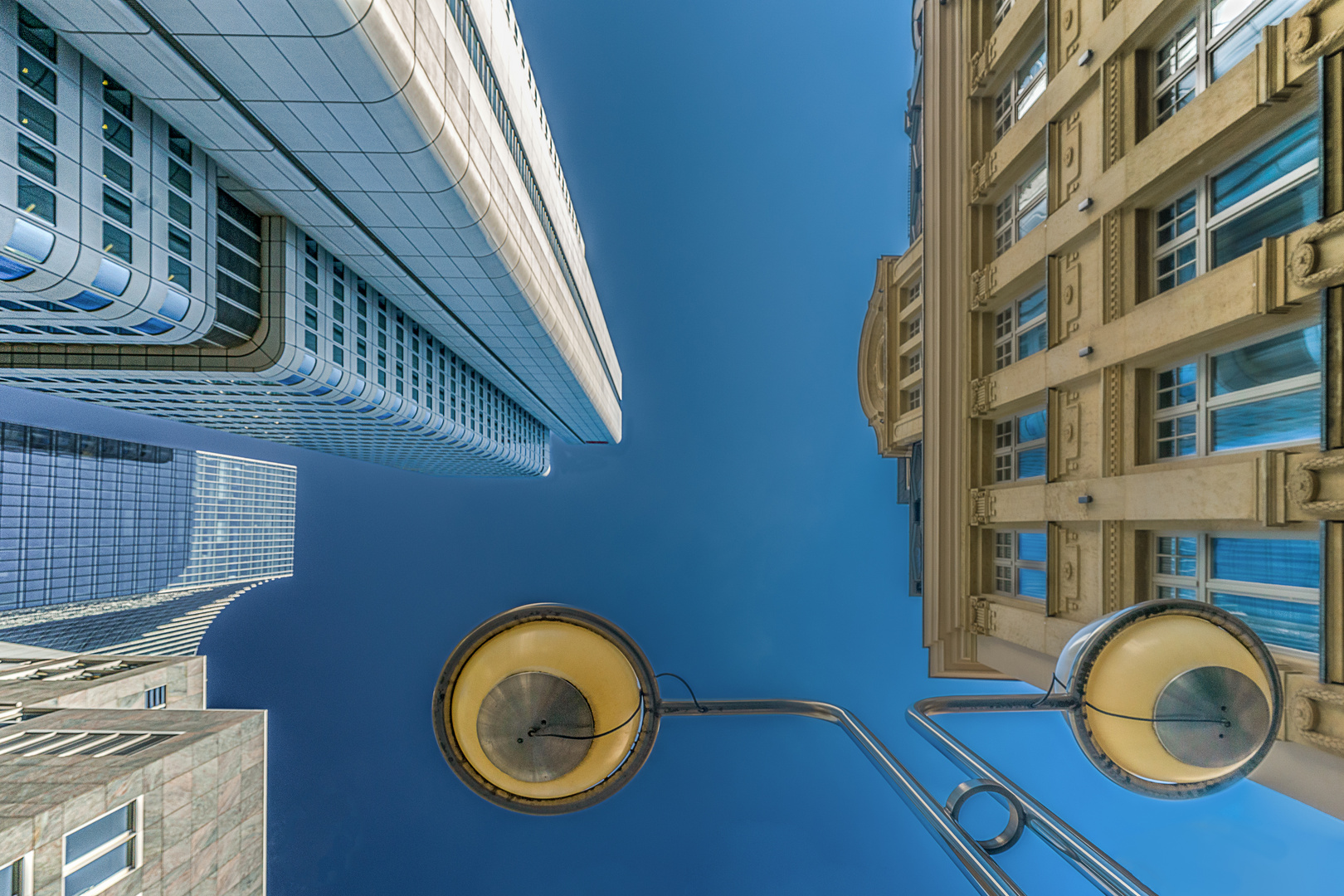 Durchblick Foto & Bild | laterne, himmel, frankfurt Bilder auf fotocommunity