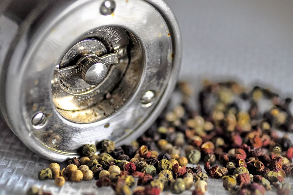 Durchblick auf ein Pfefferkorn Foto & Bild | stillleben, food ...