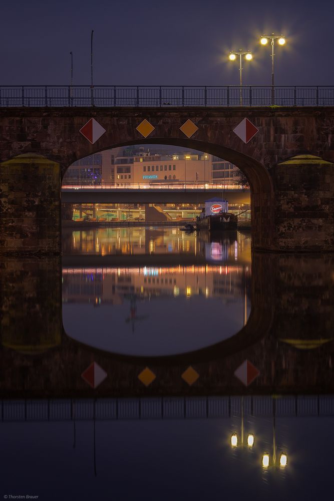 Durchblick in Saarbrücken Foto & Bild | architektur, deutschland, europe Bilder auf fotocommunity