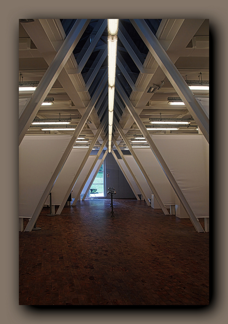 Durchblick zum Fenster Foto & Bild | architektur, innenaufnahmen, kunstfotografie & kultur ...