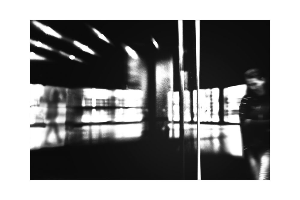 Durchgang Foto & Bild | experimente, streetfotografie mit menschen, projekte Bilder auf ...