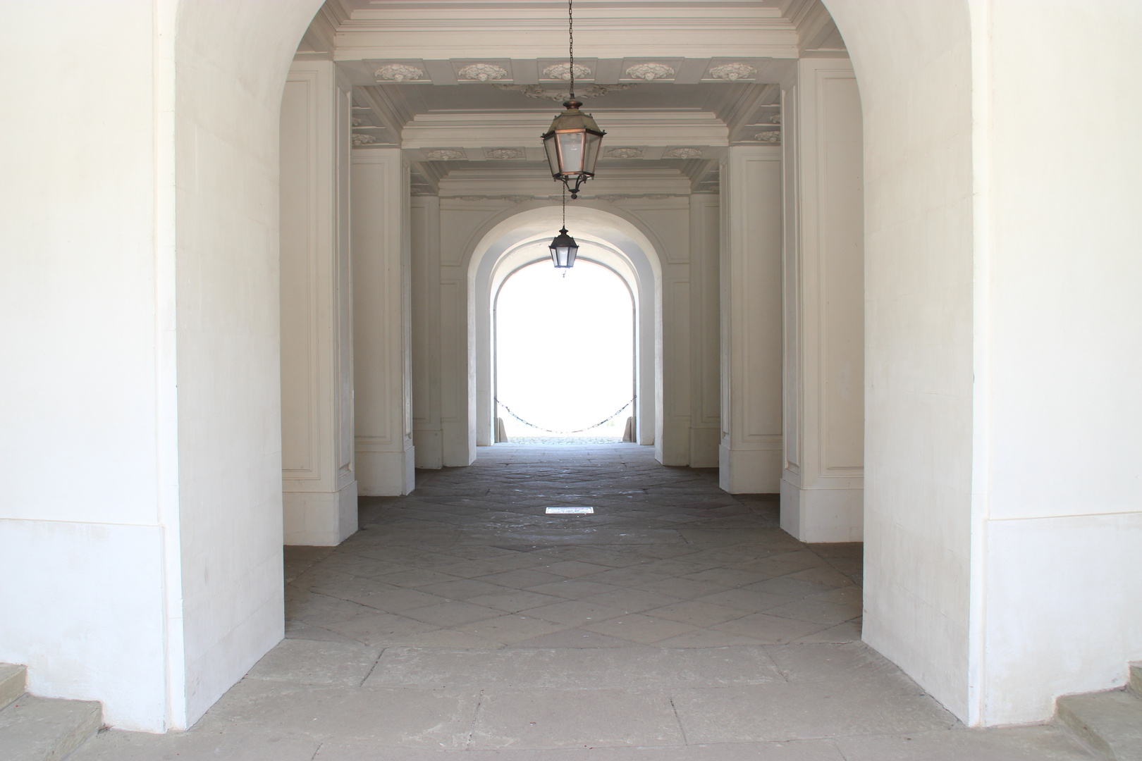 Durchgang zum Licht Foto & Bild | abstraktes, strukturen, licht Bilder ...