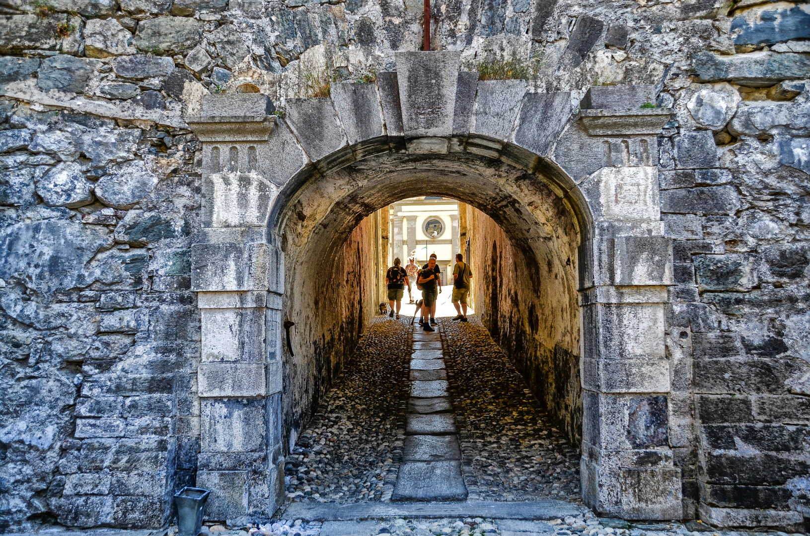 Durchs Tor Foto & Bild | italy, world, architektur Bilder auf fotocommunity