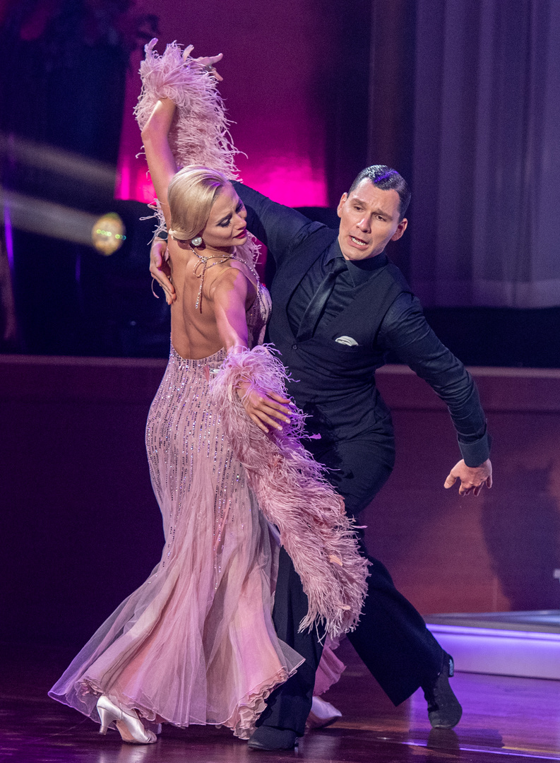 Dusan Dragovic & Valeria Agikyan beim langsamen Walzer Foto & Bild ...