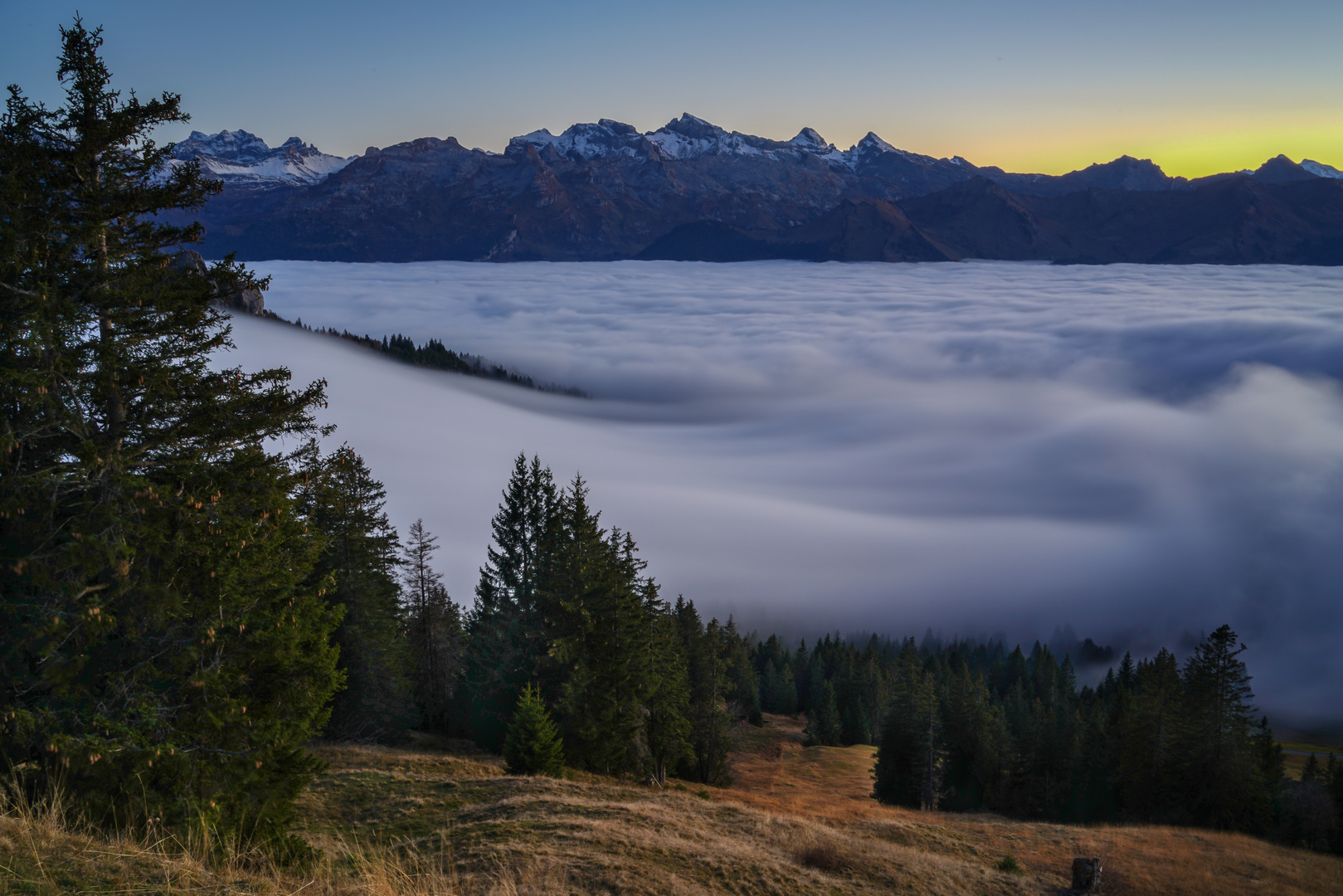 Dynamic fog... Foto & Bild | europe, landschaft, nebelstimmungen Bilder ...