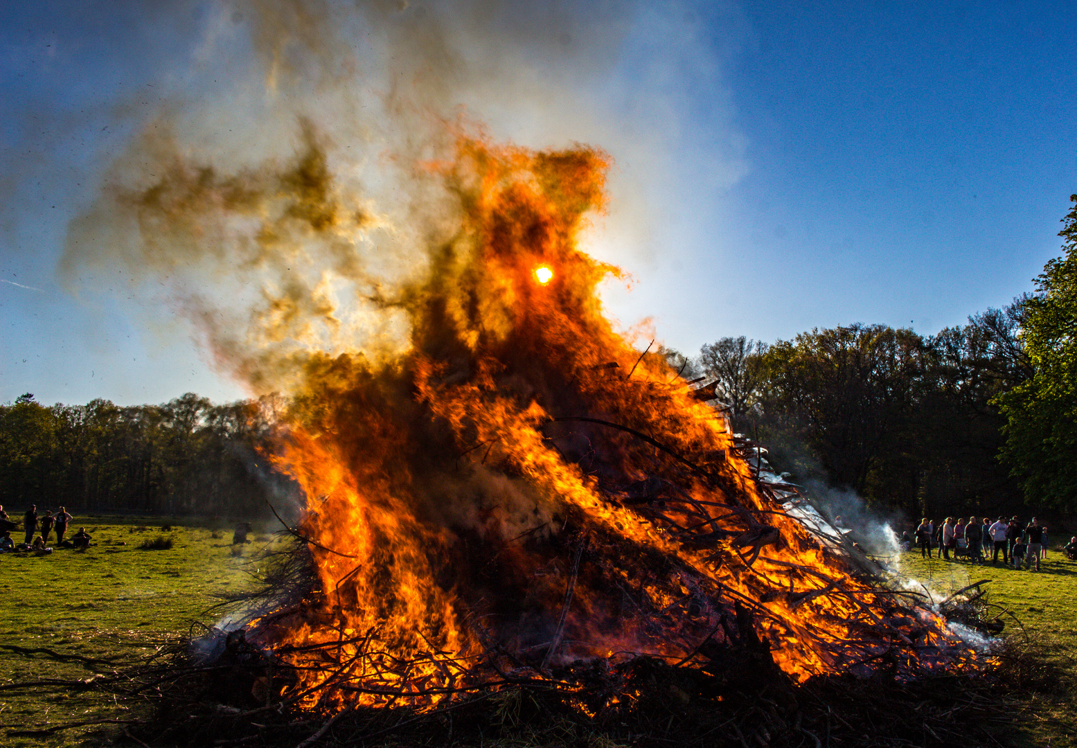 Easter Fire 2022 Foto & Bild | deutschland, europe, nordrhein ...