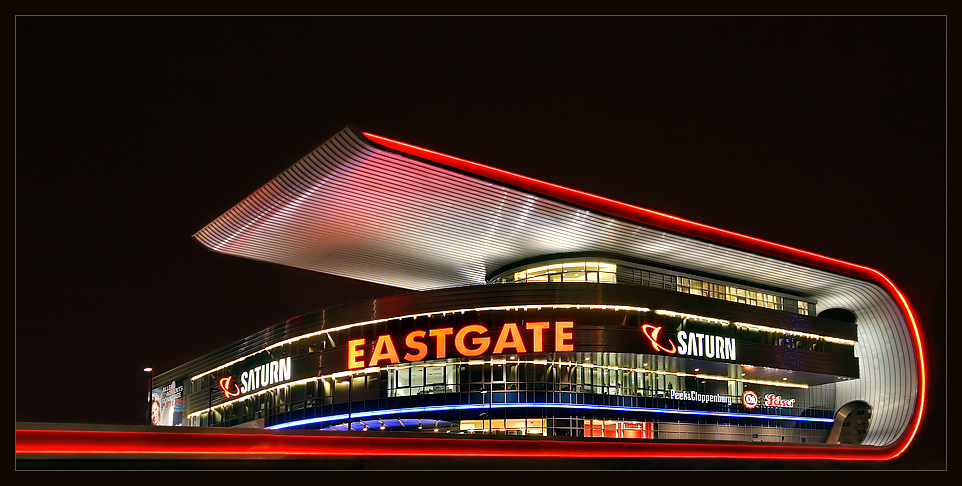 Eastgate Berlin Foto & Bild | architektur, architektur bei nacht ...