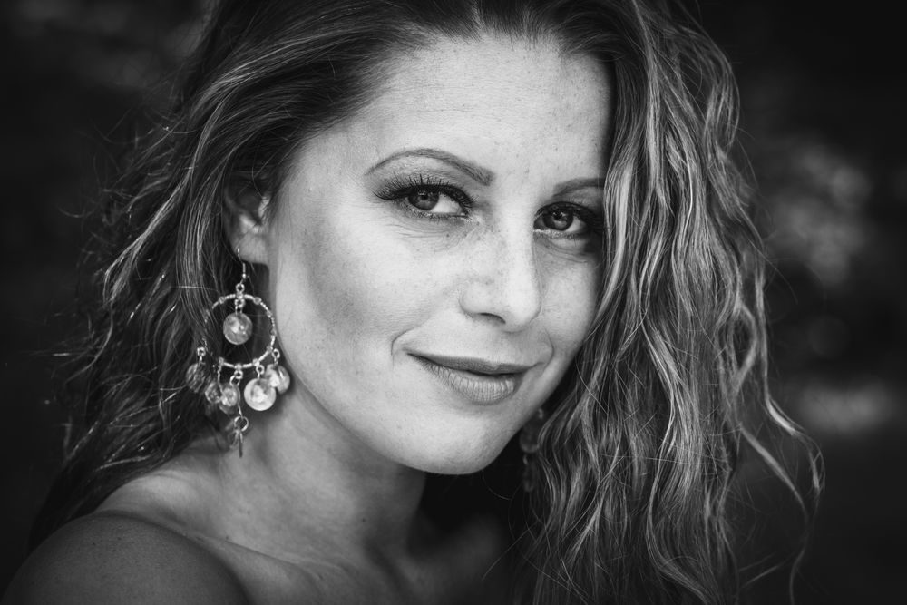 easygoing smile Foto & Bild | outdoor, weiß, s-w Bilder auf fotocommunity