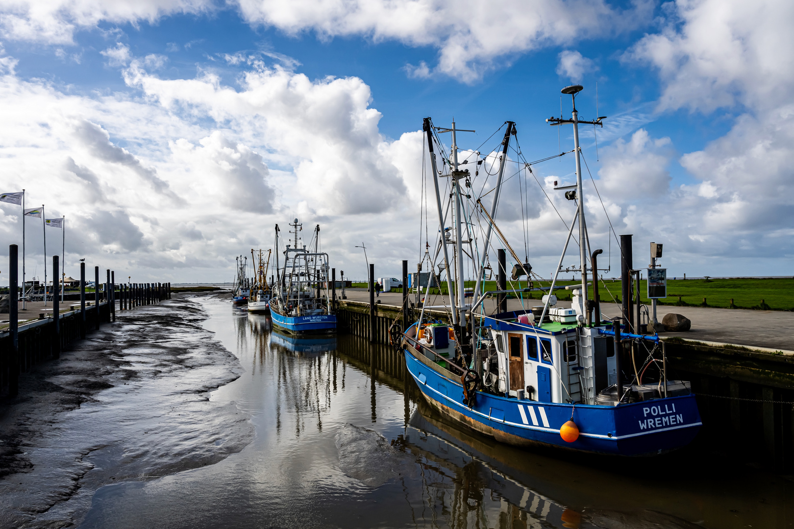 Ebbe im Hafen Foto & Bild | deutschland, europe, niedersachsen Bilder ...