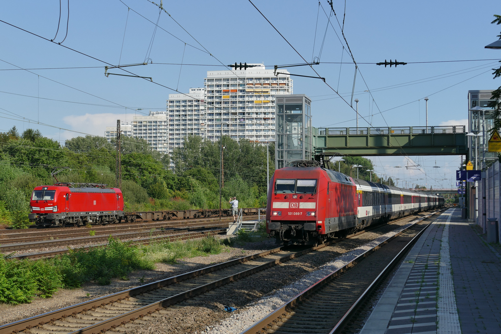 EC 6 in Lu-Oggersheim Foto & Bild | fotos, architektur, eisenbahn Bilder auf fotocommunity