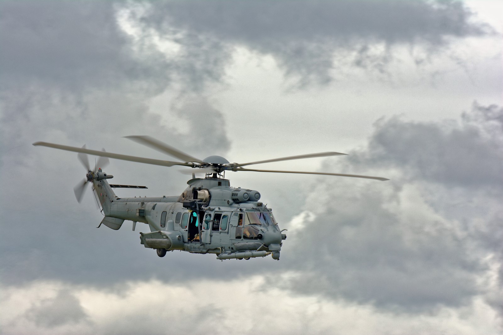 EC 725 CARACAL photo et image | ciel, aviation, nuage Images fotocommunity