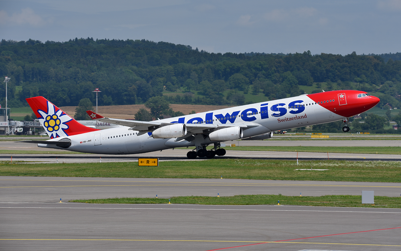 Edelweiss Airbus A340-300 HB-JME Foto & Bild | luftfahrt ...