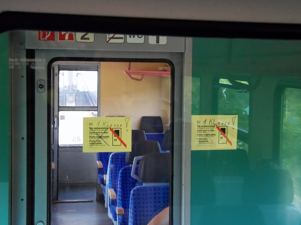 Ein 2. Klasse-Abteil umfunktioniert zur 1. Klasse Foto & Bild | züge ...