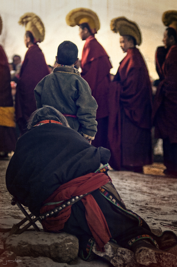 ein Akt der Hingabe Foto & Bild | asia, tibet, east asia Bilder auf ...