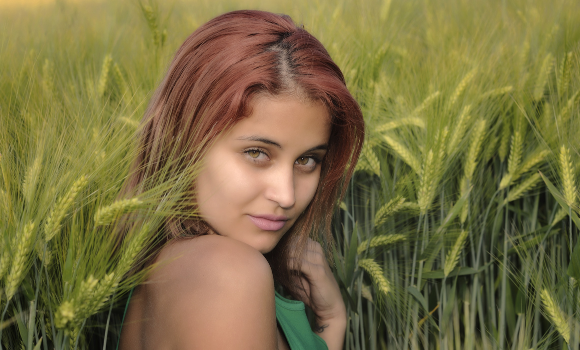 Ein Bett im Kornfeld Foto & Bild | fashion, outdoor, frauen Bilder auf fotocommunity