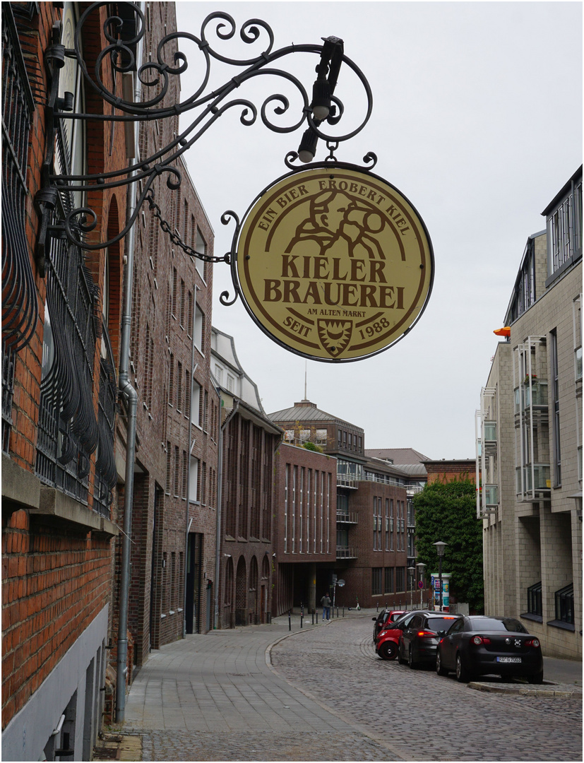 Ein Bier erobert Kiel Foto & Bild | projekte, streetfotografie ohne ...