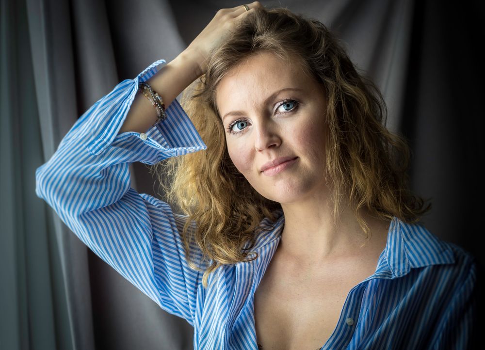 Ein Blick.... Foto & Bild | people, indoor, portrait Bilder auf ...