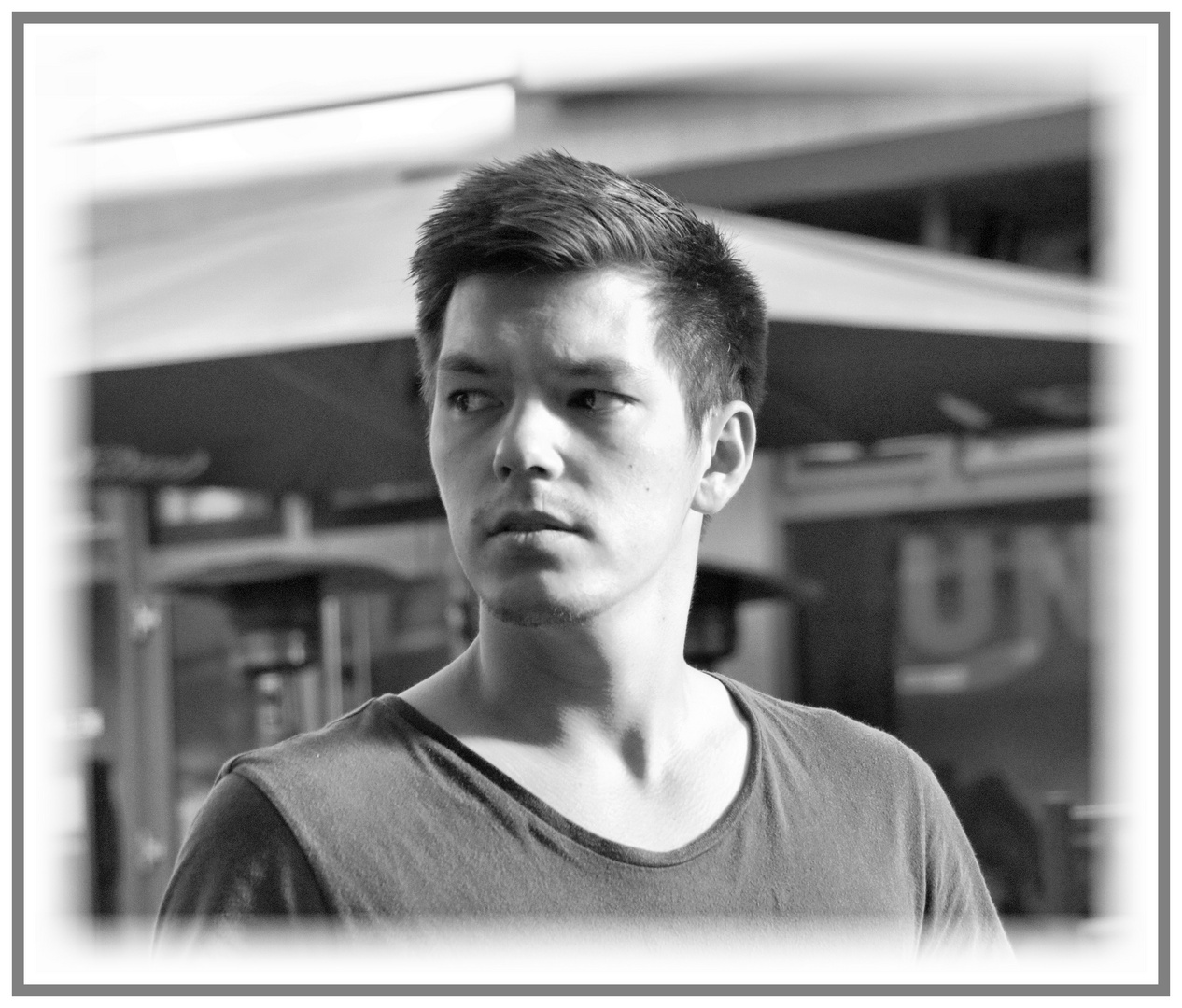 Ein Blick. Foto & Bild | erwachsene, portrait, streetfotografie mit ... Ein Blick. Foto & Bild | erwachsene, portrait, streetfotografie mit ...
