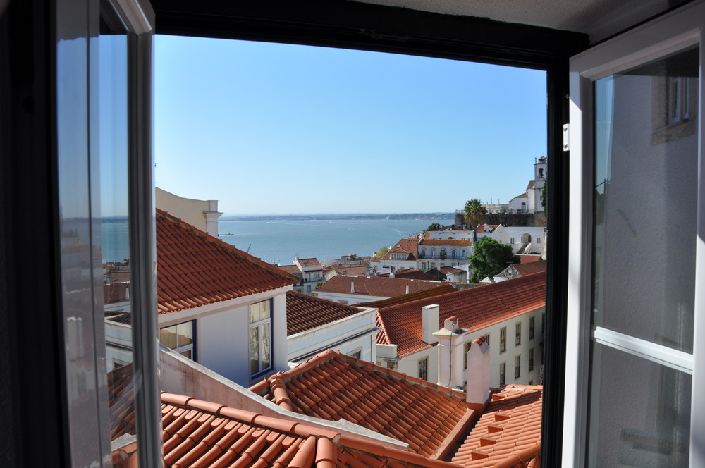 Ein Blick über die Dächer von Lissabon Foto & Bild | europe, portugal, lisboa e vale do tejo ...