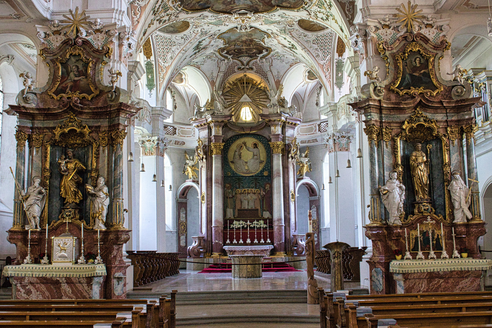 Ein Blick zum Altar Foto & Bild | kapelle, kirche, kirchen Bilder auf ...