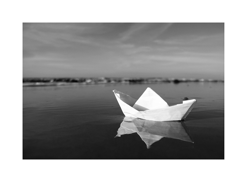 Ein Boot Aus Papier Foto & Bild | voting, spezial Bilder auf fotocommunity