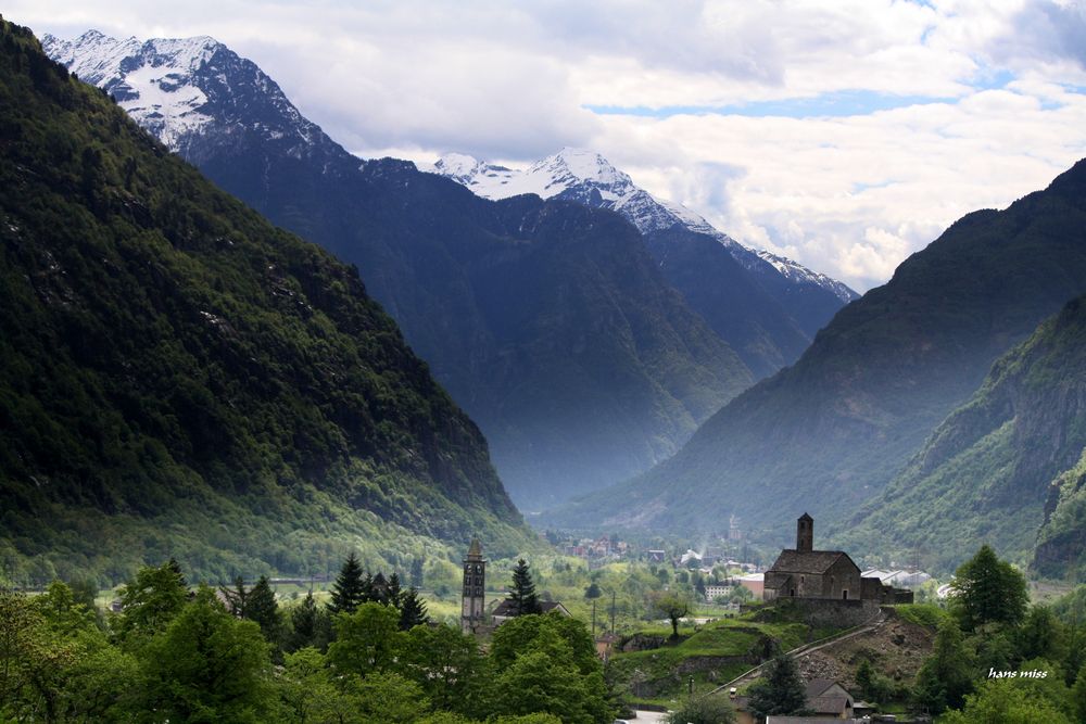 ein enges Tal Foto & Bild | natur, landschaft, pflanzen Bilder auf ...