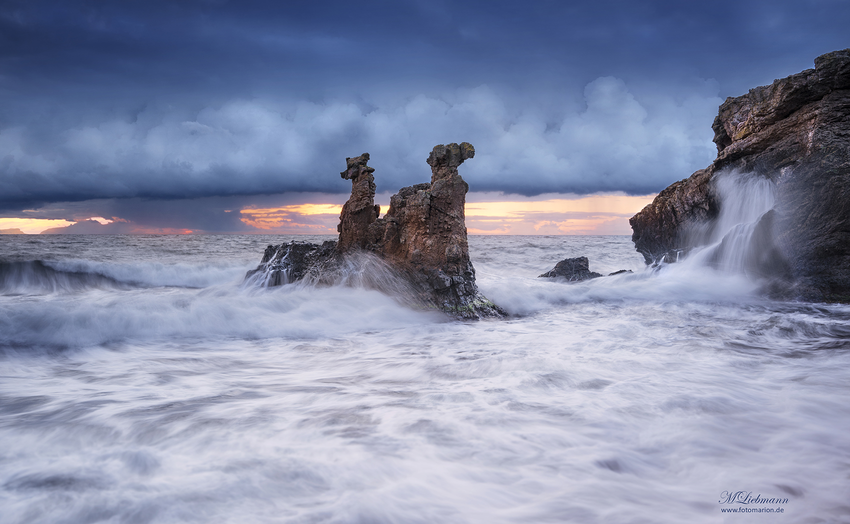 ein Fels in der Brandung Foto & Bild | europe, scandinavia, denmark ...