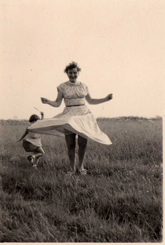 ein Foto von mir mit meiner Mutter, 1956 Foto & Bild | alte fotos ...