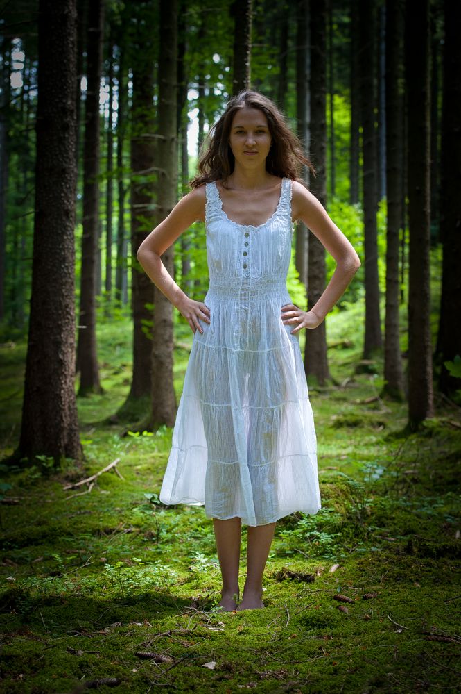 EIN FRÄULEIN STEHT IM WALDE ... Foto & Bild | portrait, portrait frauen, outdoor Bilder auf ...