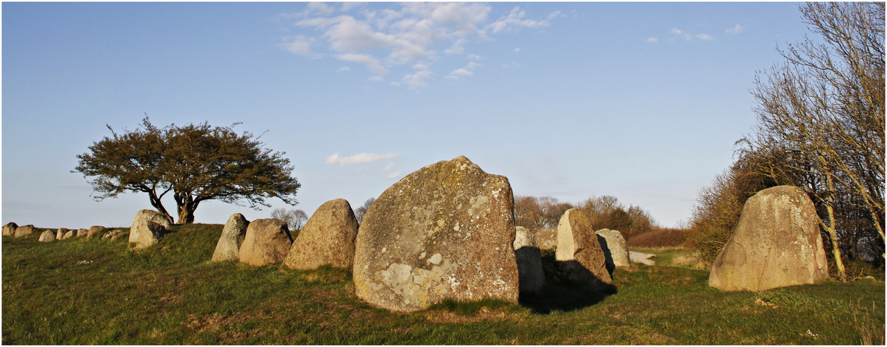ein Großsteingrab bei Nobbin Foto & Bild | deutschland, europe ...