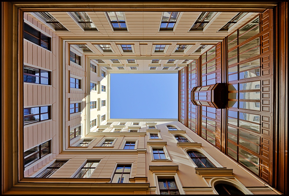 ein Innenhof in der Rathausstraße in Wien Foto & Bild | architektur ...