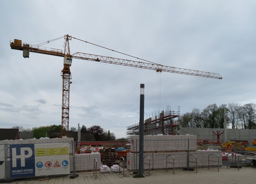 Ein Kran ... Foto & Bild | landschaften, outdoor, bäume Bilder auf ...