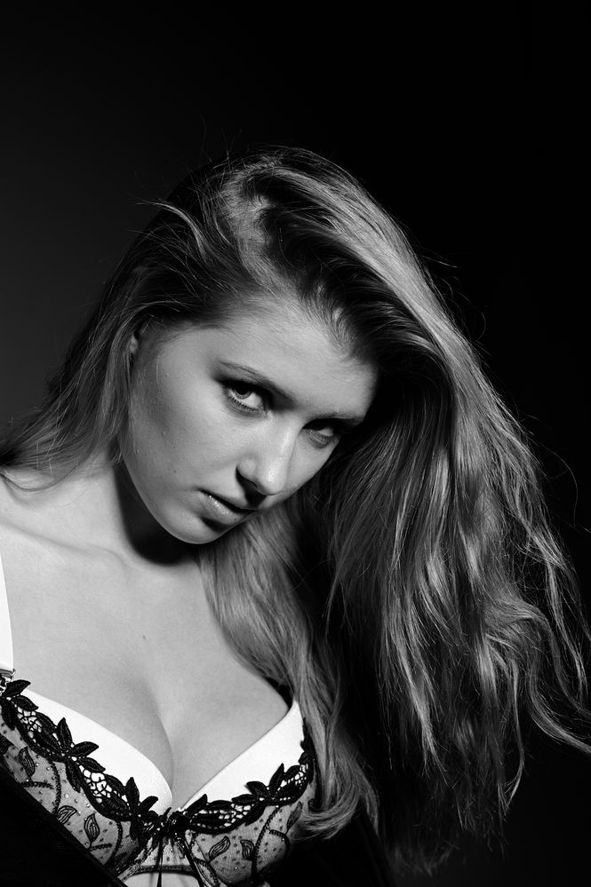 Ein kurzer Blick Foto & Bild | portrait, portrait frauen, studio Bilder ... Ein kurzer Blick Foto & Bild | portrait, portrait frauen, studio Bilder ...
