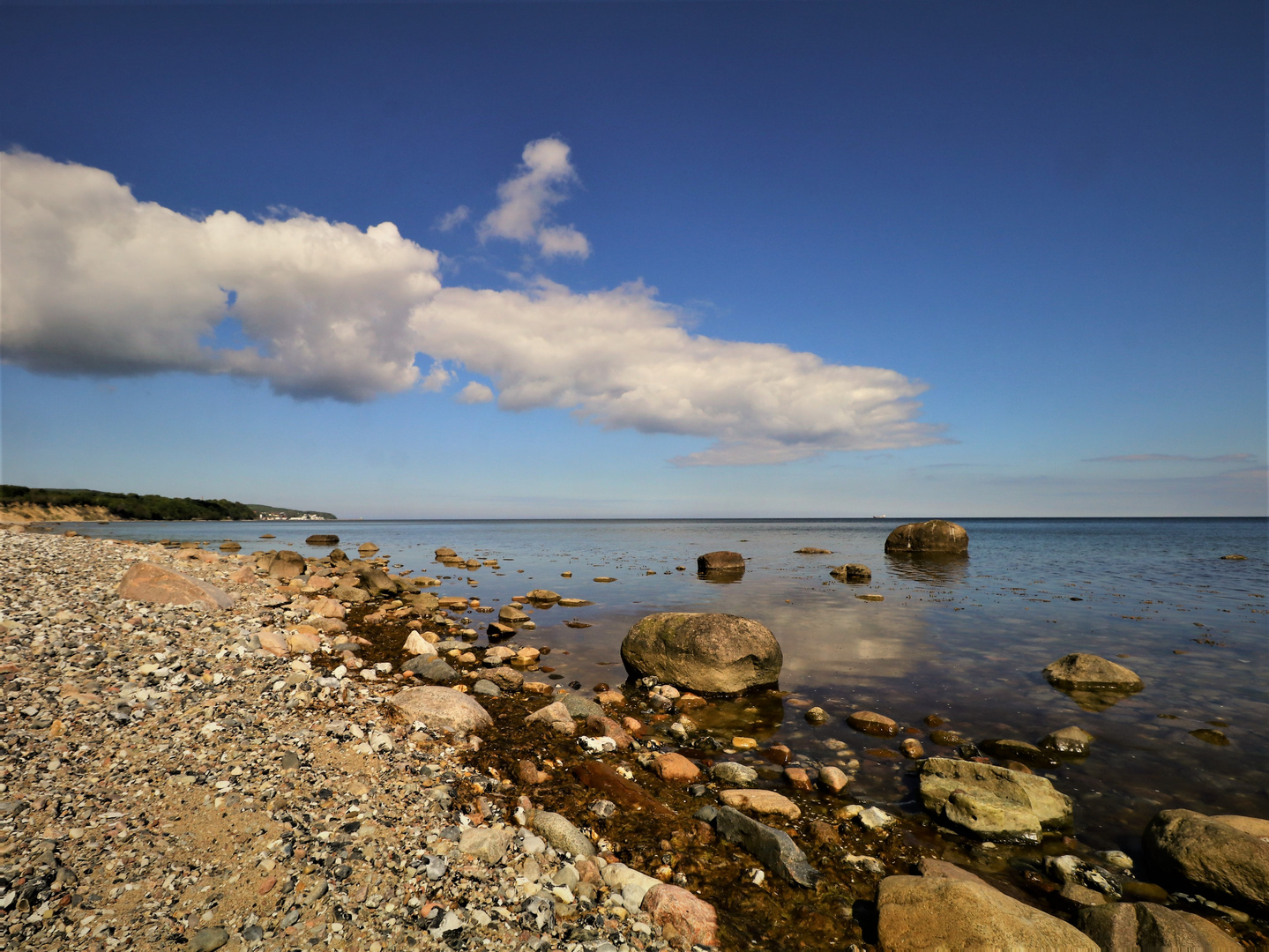 Ein Naturstrand zwischen Sassnitz und Mukran Foto & Bild | world ...