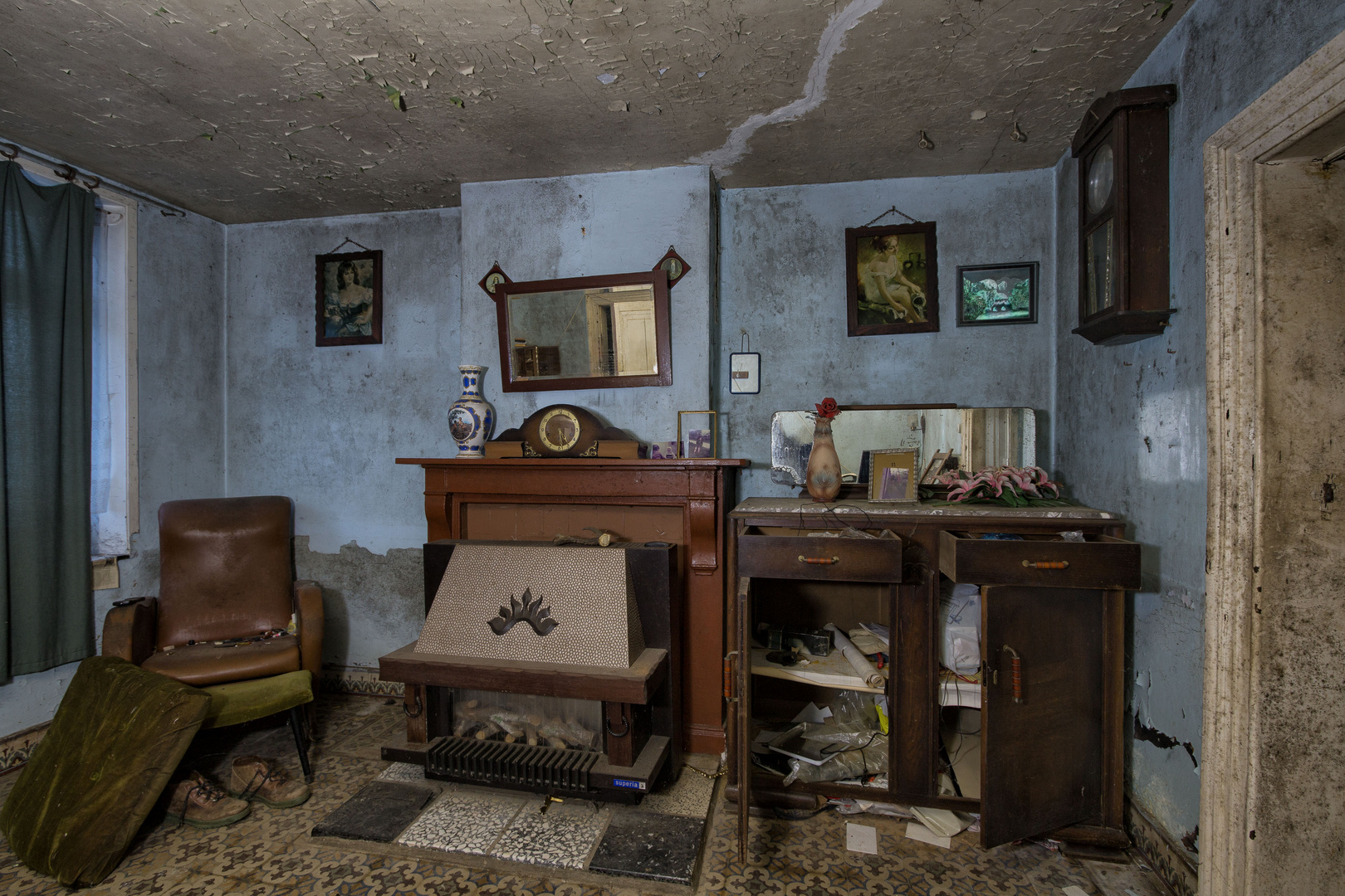 ein Platz am Ofen... Foto & Bild | marode, alt, marodes Bilder auf ...