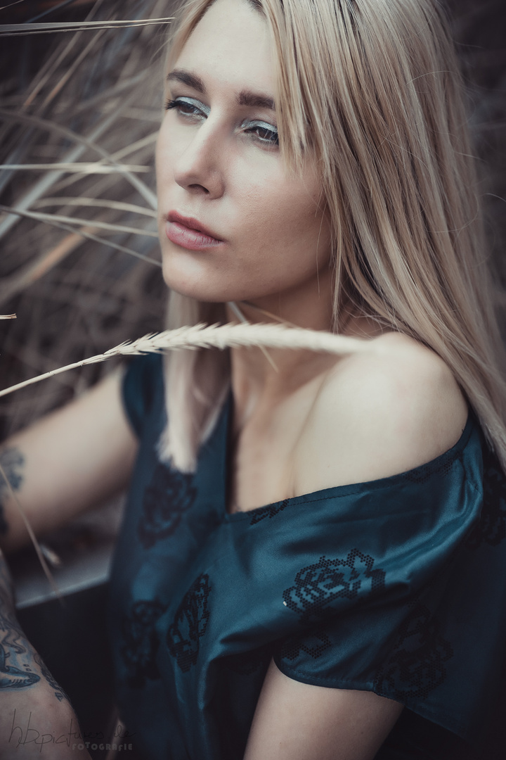 ein Platz im Kornfeld Foto & Bild | erwachsene menschen, portrait, fashion Bilder auf fotocommunity