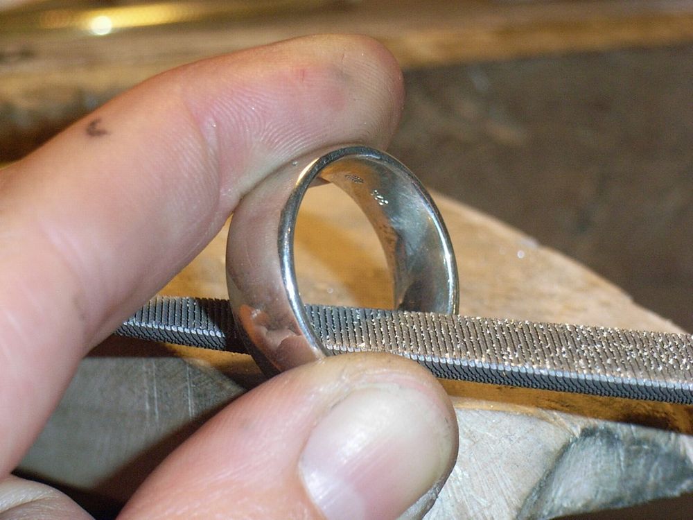 Ein Ring entsteht 109 Foto & Bild | schmuck, gold, menschen Bilder auf ...