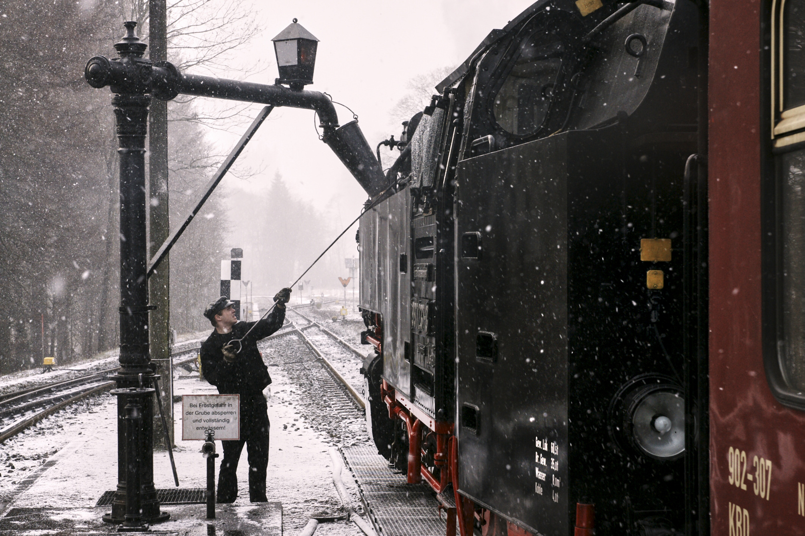 Ein Schluck aus der Pulle - Dampf-Lok-Motive II - Foto & Bild | dampf ...