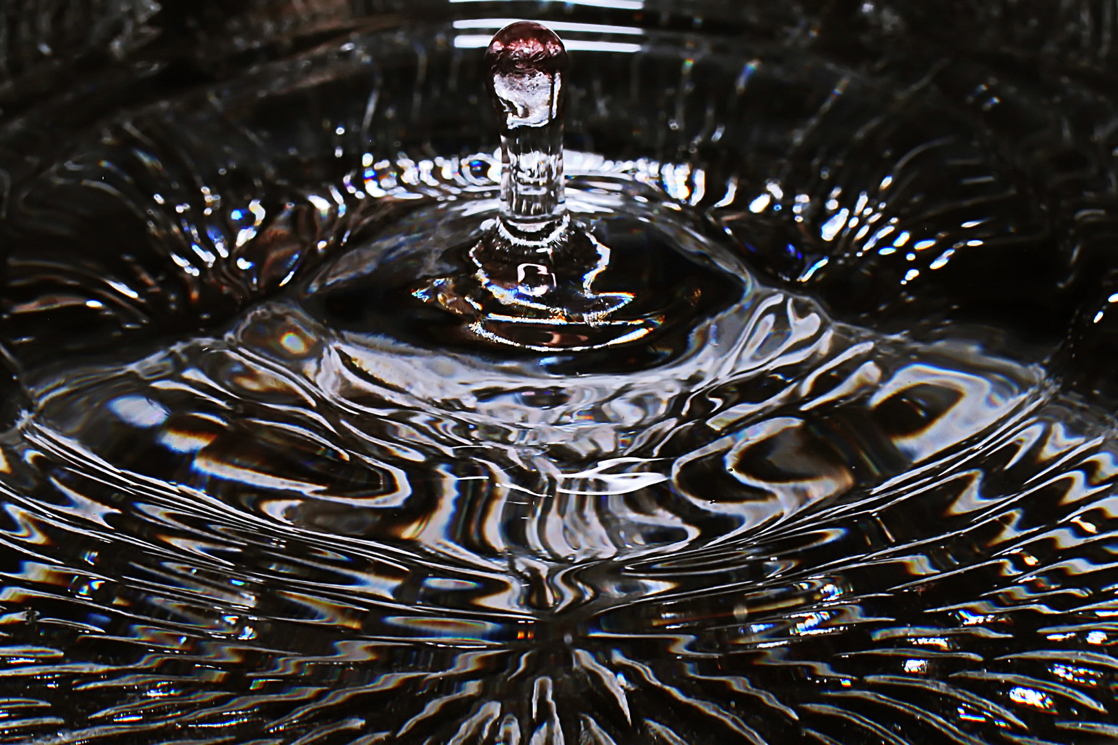 ein Spiel mit den Tropfen Foto & Bild | wassertropfen, motiv ...