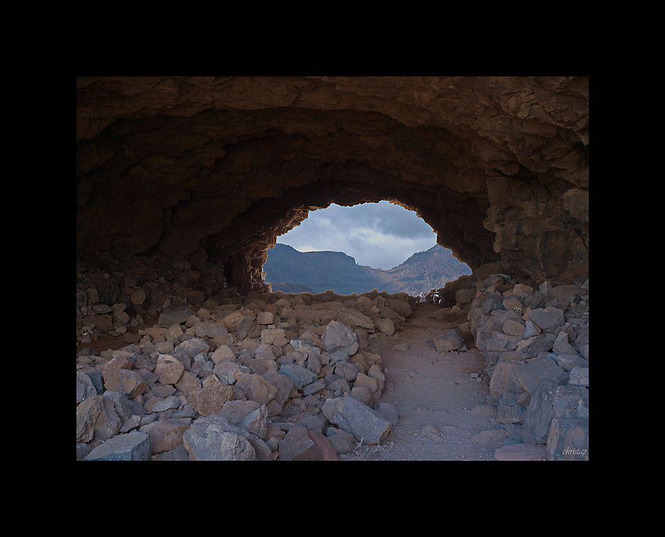 Ein steiniger und schwerer Weg ... Foto & Bild | emotionen, schmerz und ...