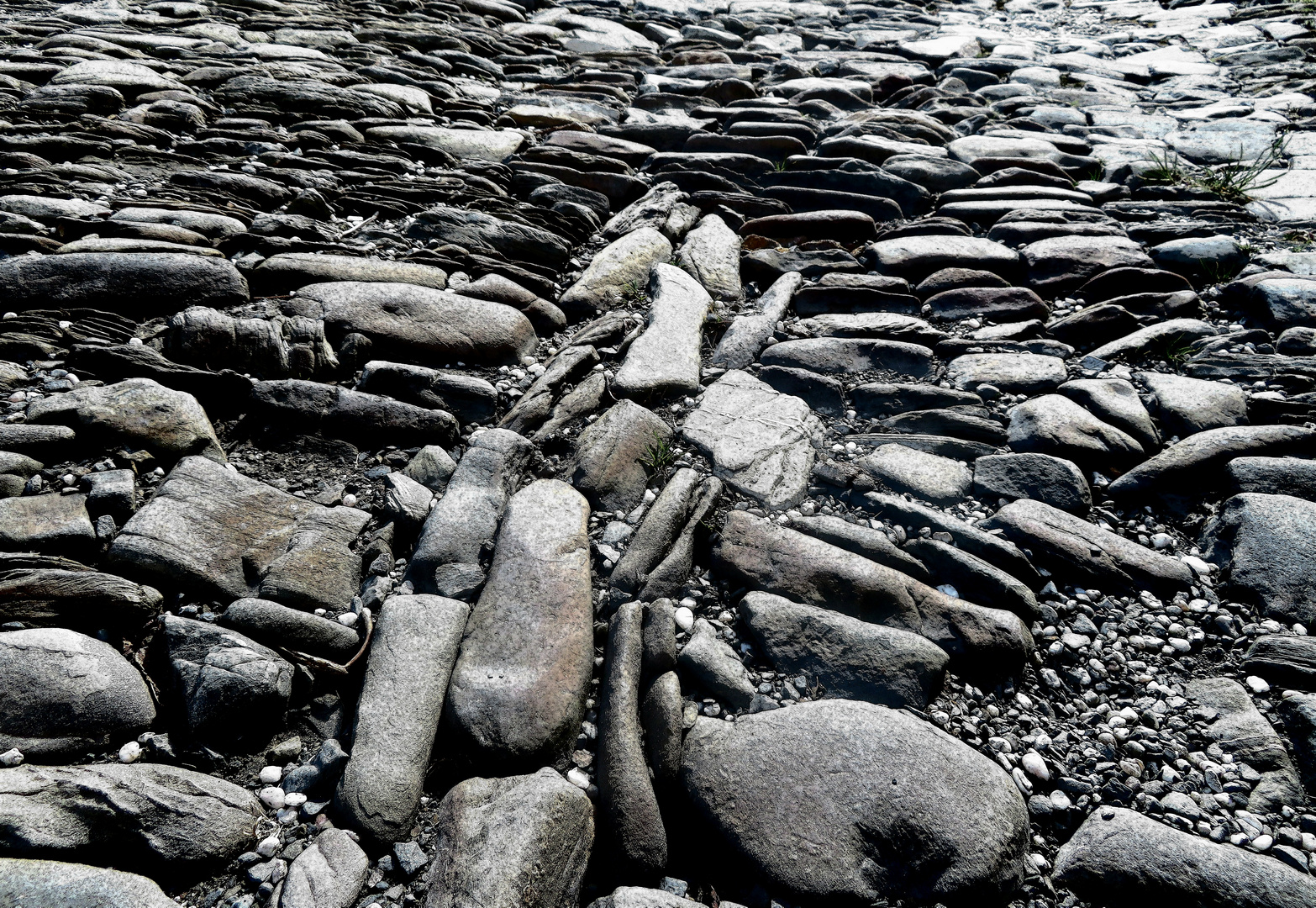 Ein steiniger Weg Foto & Bild | architektur, stillleben, straßen ...